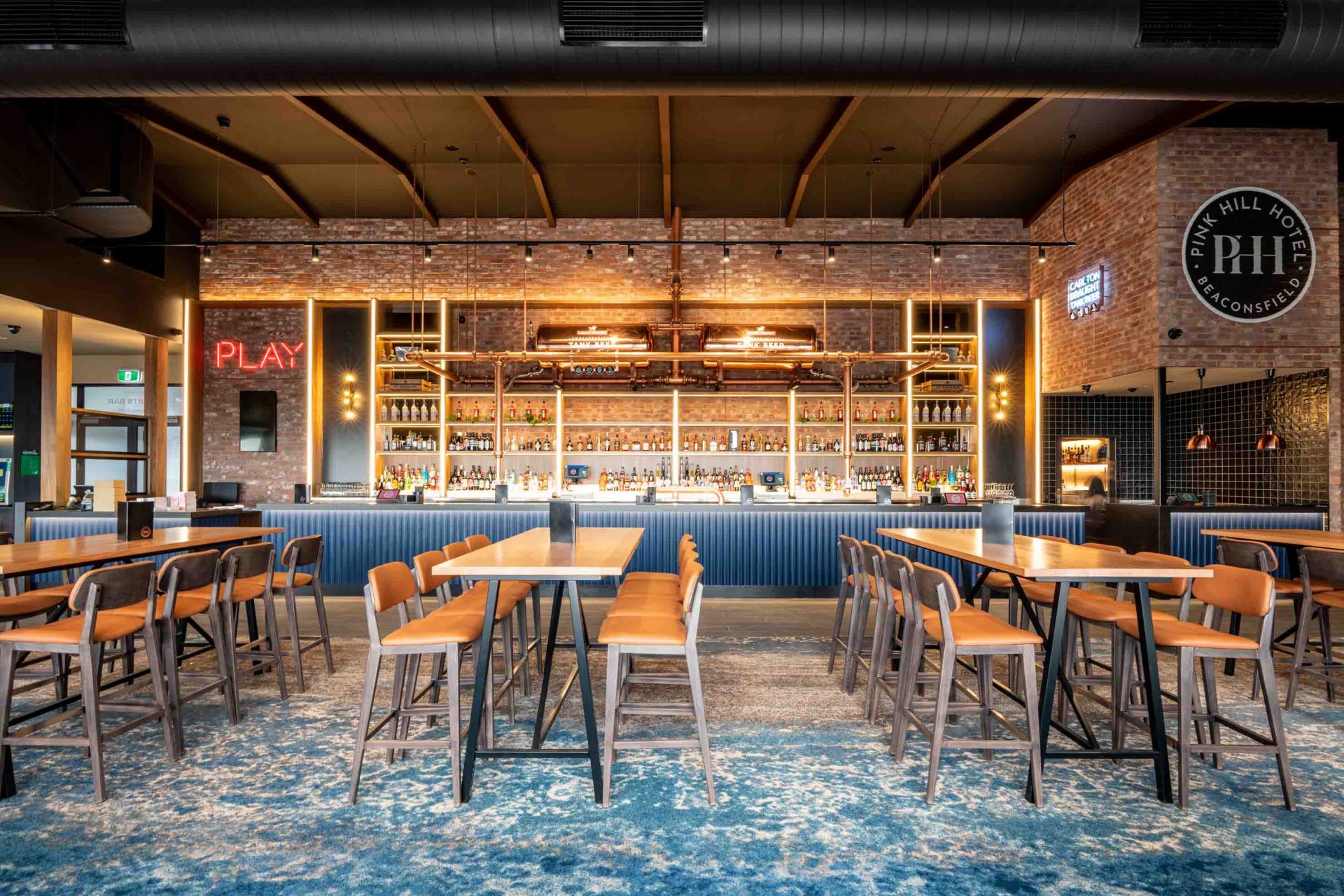 Best Sports Bar And Pub Beaconsfield Pink Hill Hotel